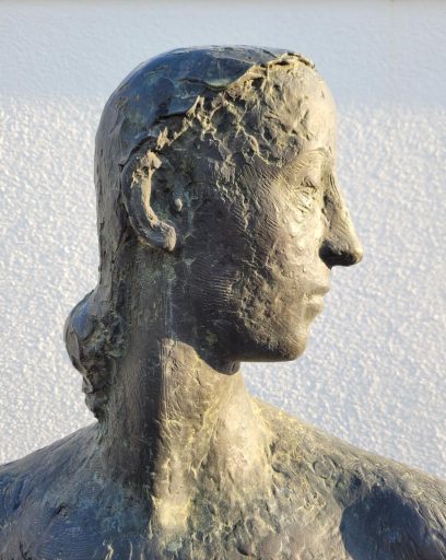 Fritz Nuss, Stehende, 1986 1987, Bronze, 212 cm x 74 cm x 45 cm ...